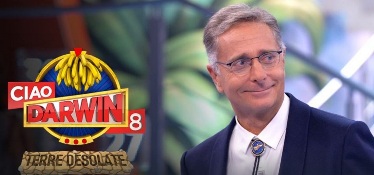 Ciao Darwin 8 chic vs shock, sfilata, defilé, intimo, viaggio nel tempo