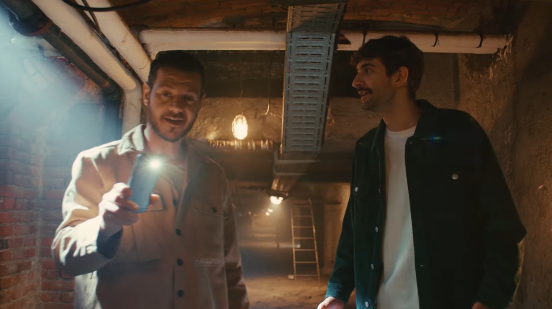 Pubblicità Vodafone 2024, descrizione, recensione, Cattelan