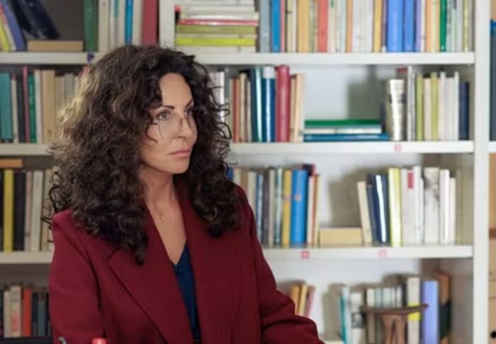 A Testa Alta, trama, cast, curiosità, quando in onda, Sabrina Ferilli