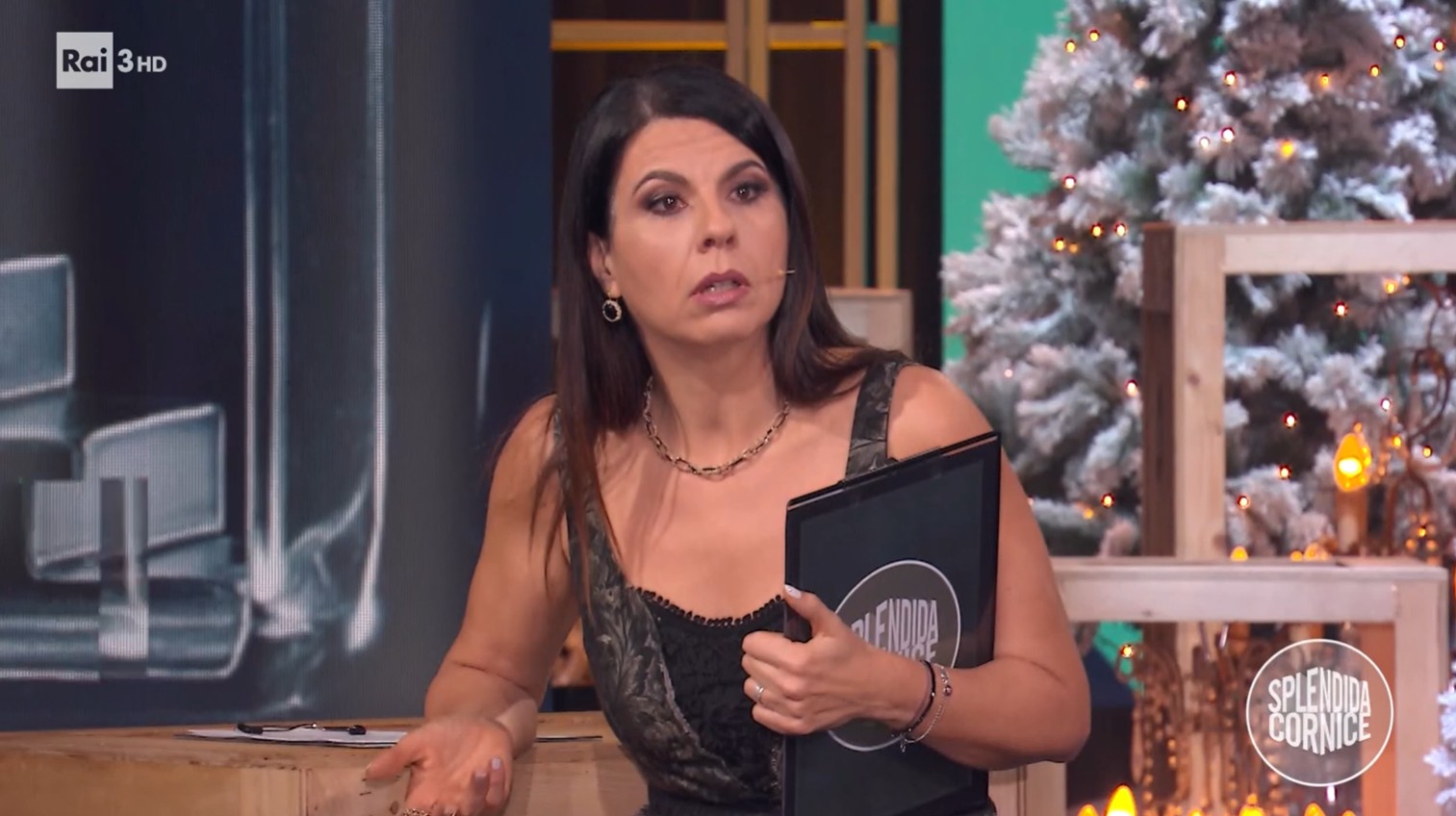Splendida Cornice 15 gennaio, Cucciari, ospiti, Victoria Cabello
